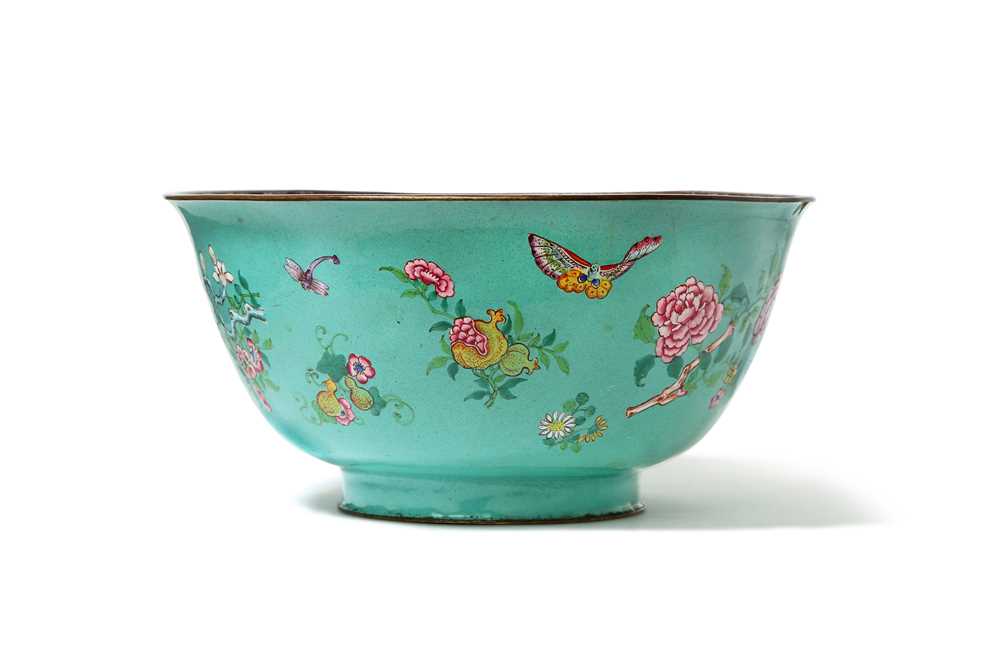 Lot 338 - A CHINESE CANTON ENAMEL TURQUOISE-GROUND