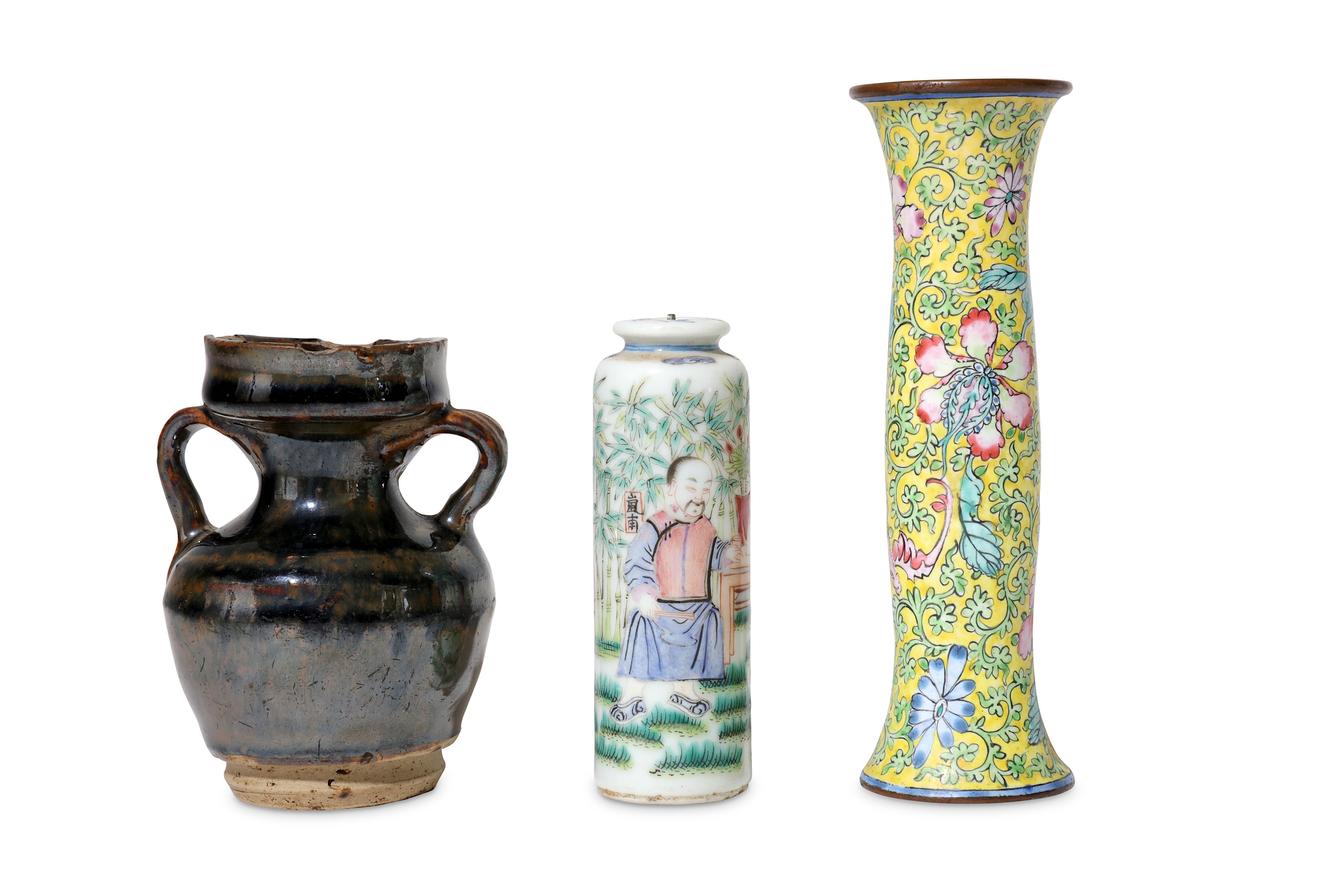 Lot 141 - A collection of Chinese items, including a