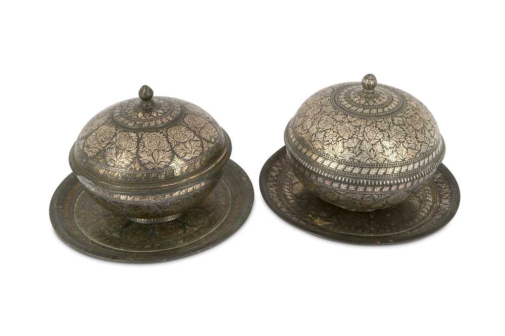 Lot 299 - A NEAR-PAIR OF BIDRI SILVER-INLAID LIDDED