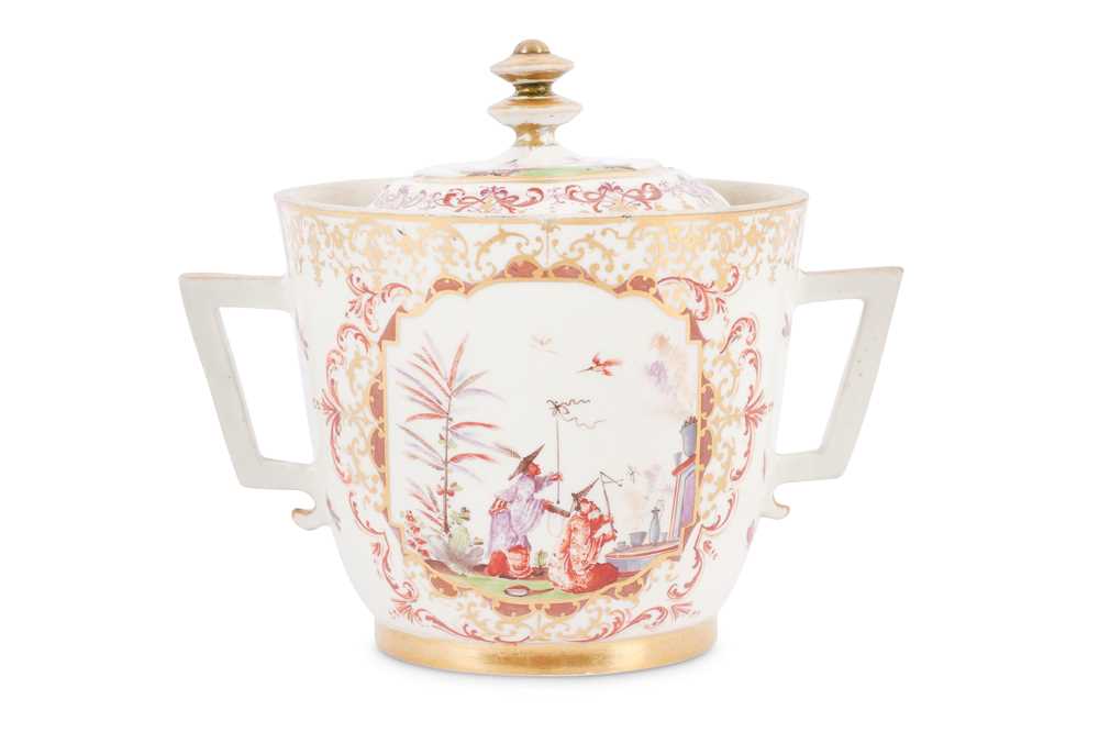 Lot 173 - A Meissen porcelain Chinoiserie two handled