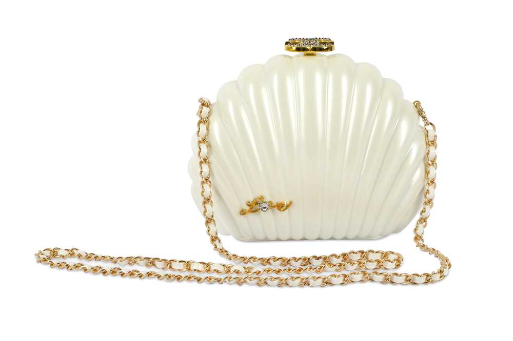 Lot 562 - Chanel Shell Minaudiere, Spring/Summer 2016