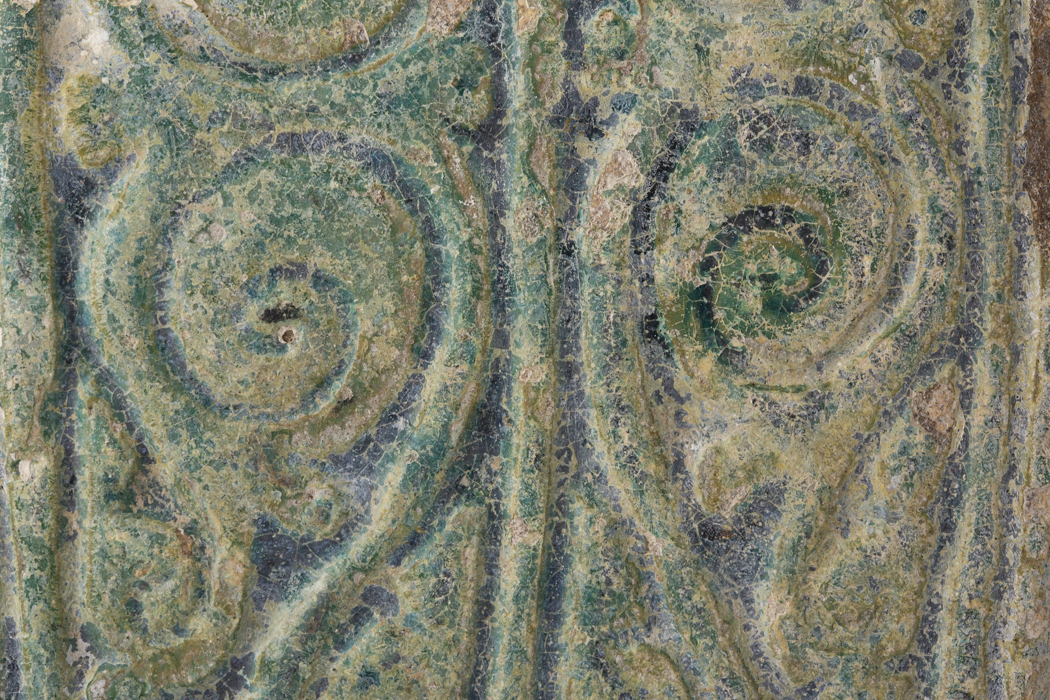 Lot 287 - A FRAGMENTARY GREEN-GLAZED POTTERY TILE WITH