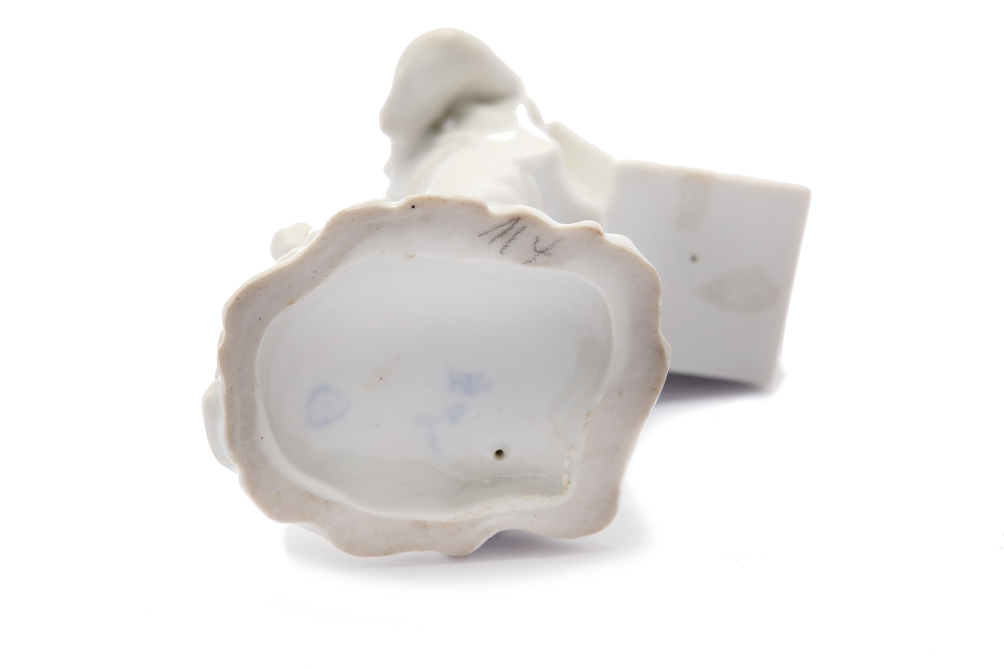 Lot 332 - A 19TH CENTURY HOCHST PORCELAIN FIGURE OF AN