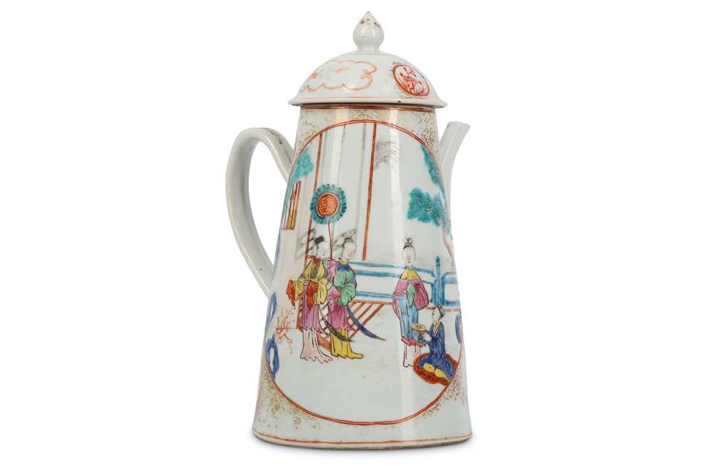 Lot 379 - A CHINESE FAMILLE ROSE CANTON COFFEE POT AND