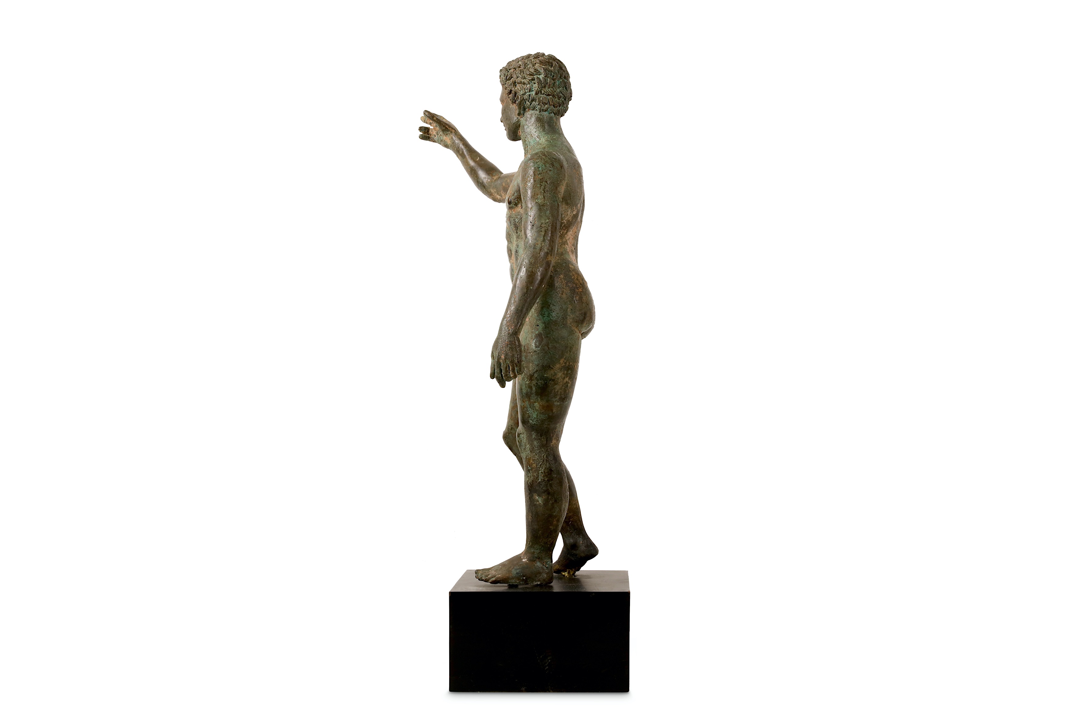 Lot 113 - A GRECO-ROMAN STYLE BRONZE FIGURE OF A MAN