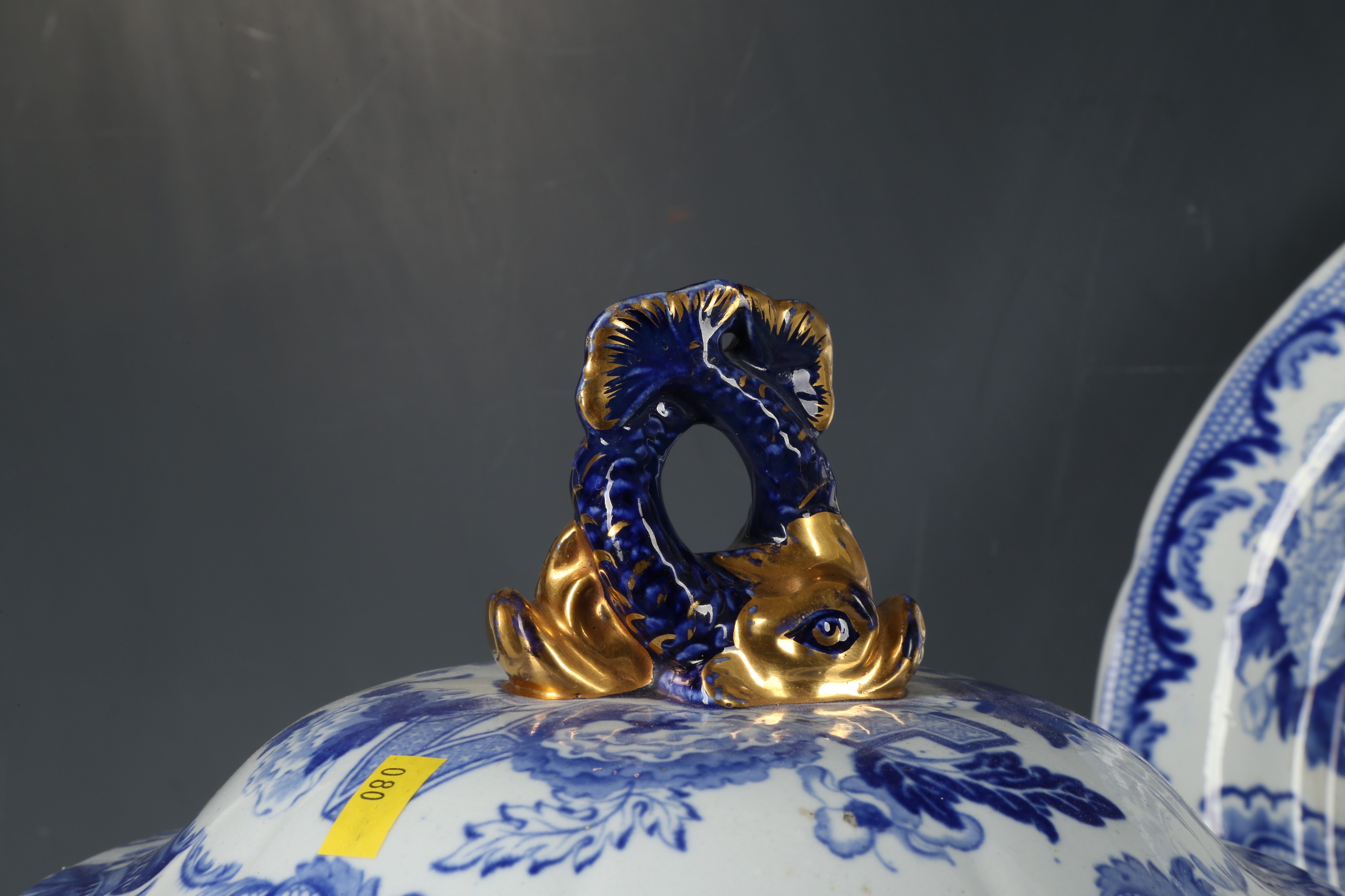 Lot 274 - An early 19th Century blue and white Lot 274 - An early 19th Century blue and white