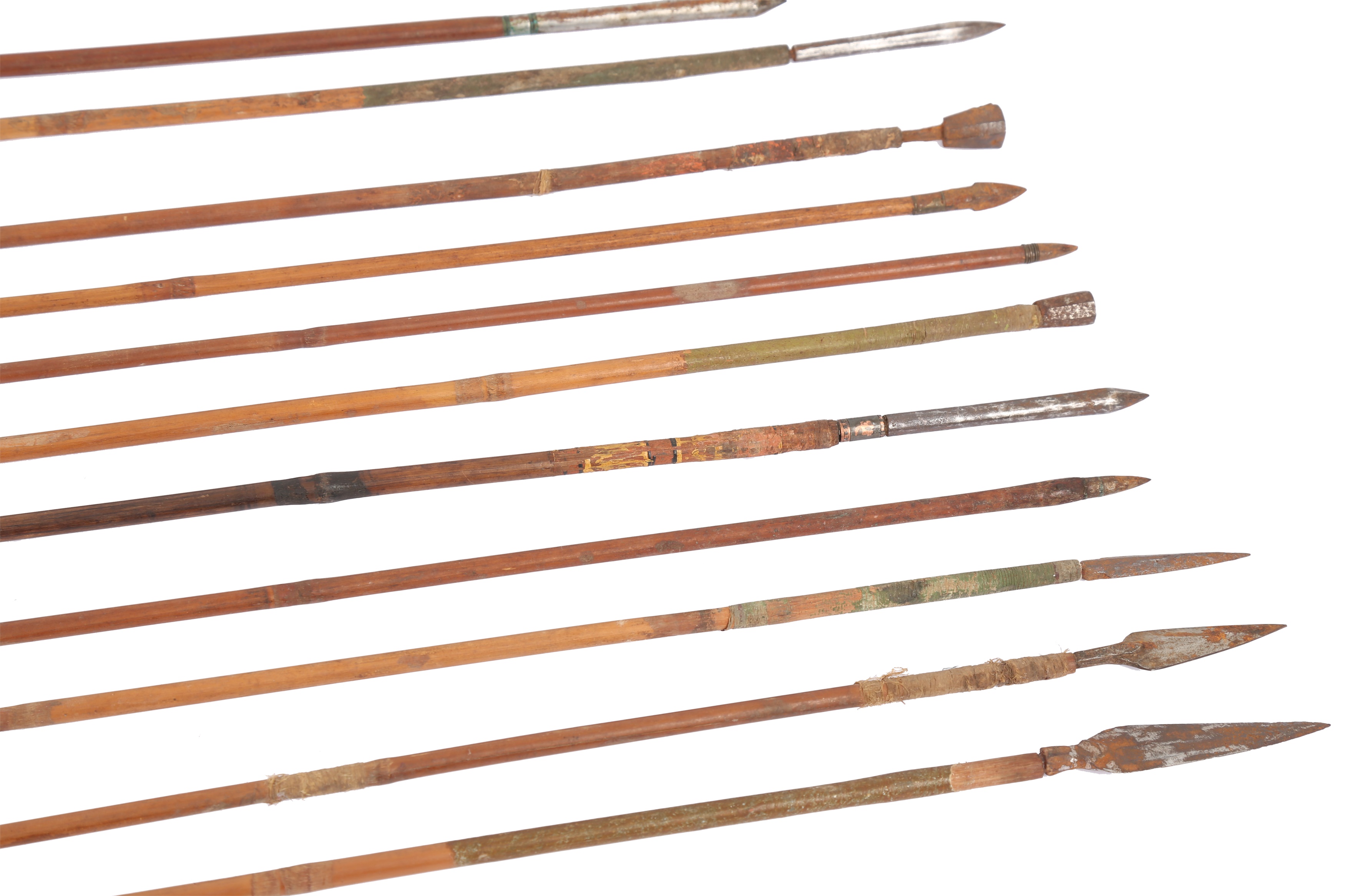 Lot 874 - TWELVE INDIAN ARROWS