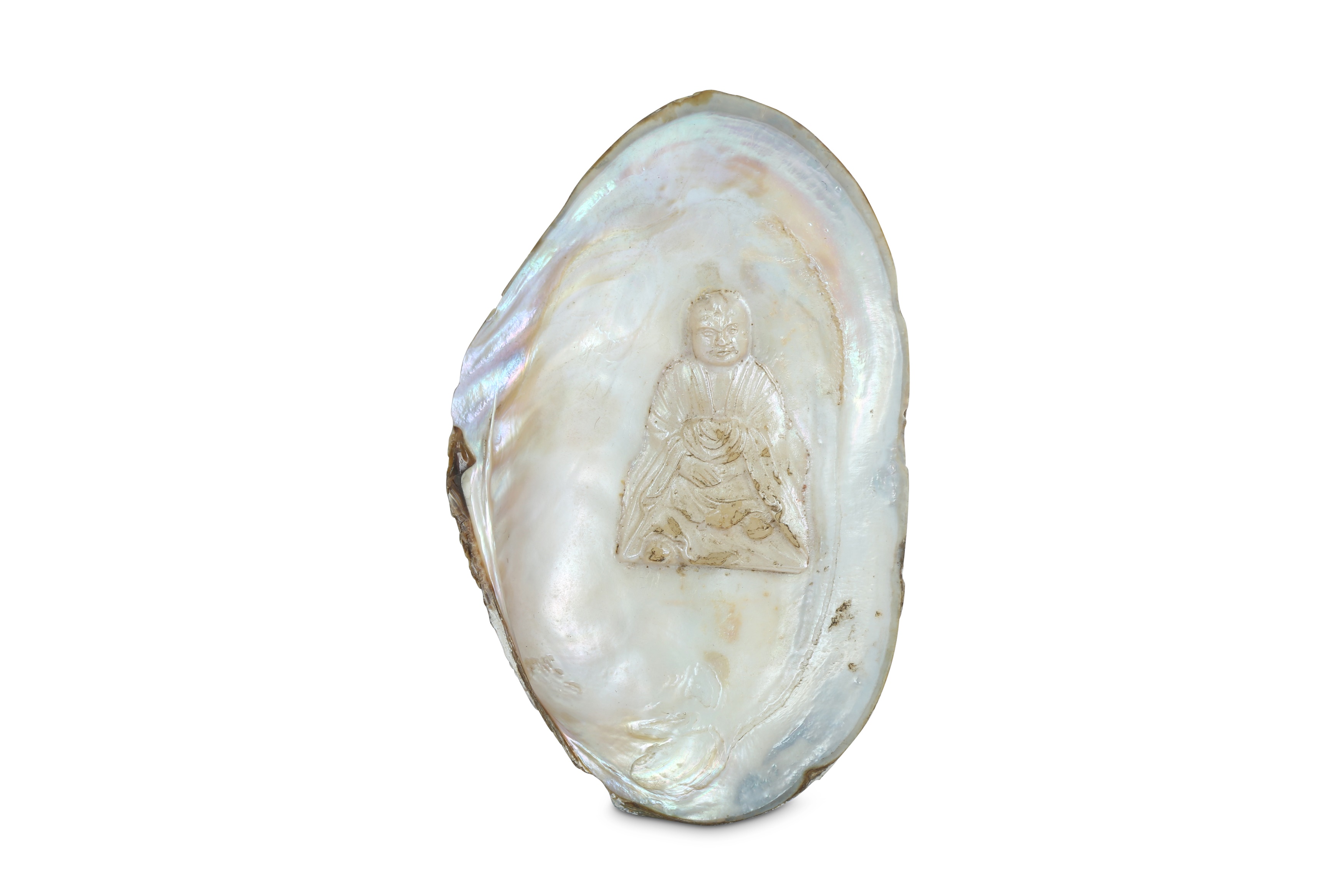 Lot 984 - A CHINESE SHELL CARVING OF A BUDDHA.