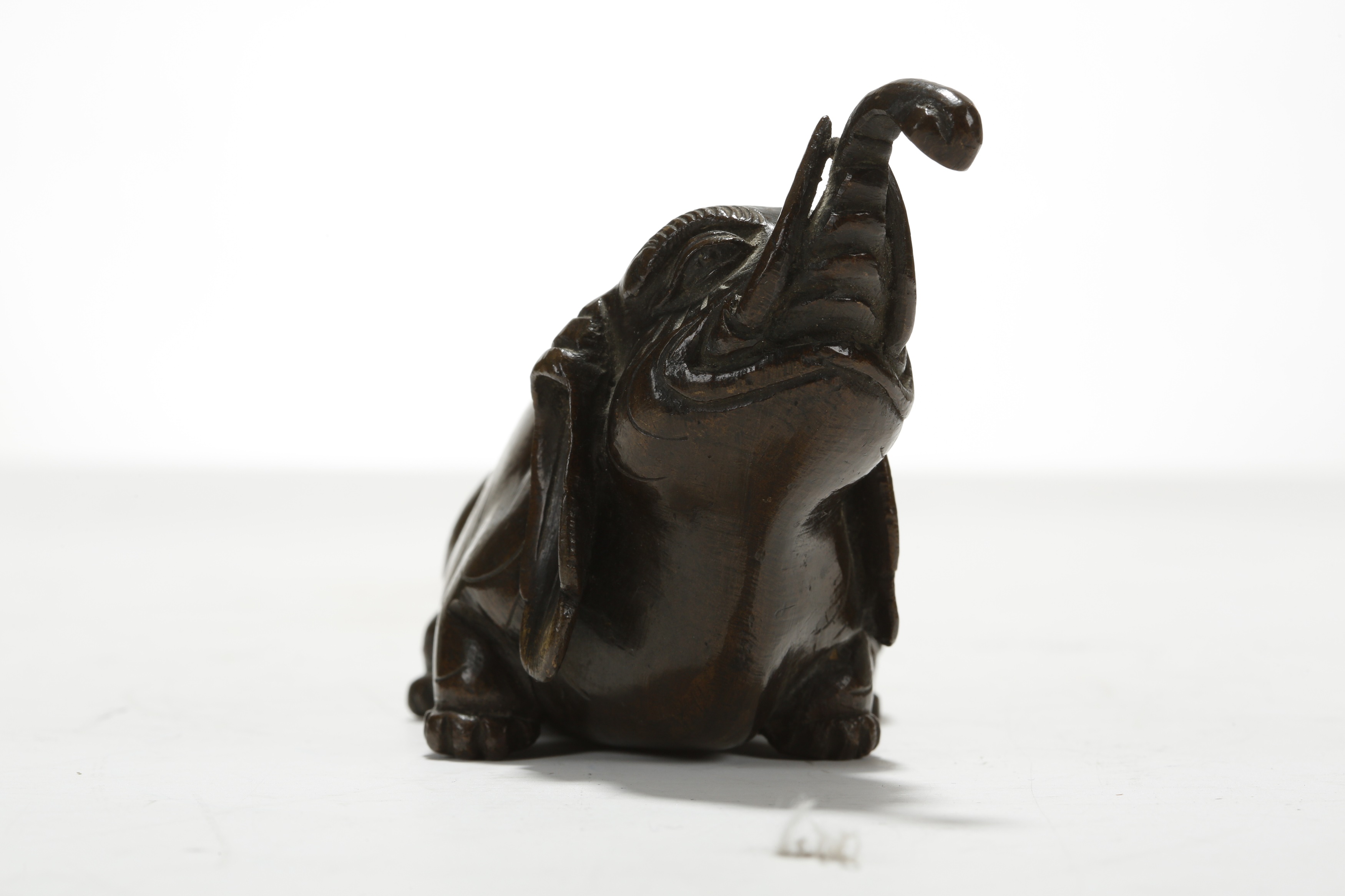 Lot 170 - A CHINESE ELEPHANT FORM PAPERWEIGHT. 17th