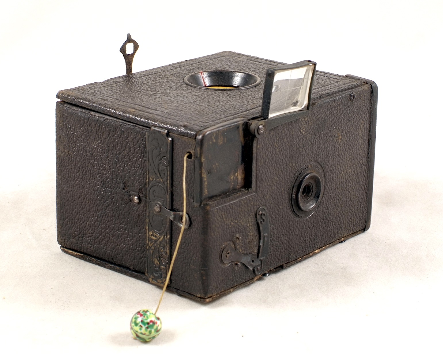 Lot 30 - The Pascal - The World's First Camera with