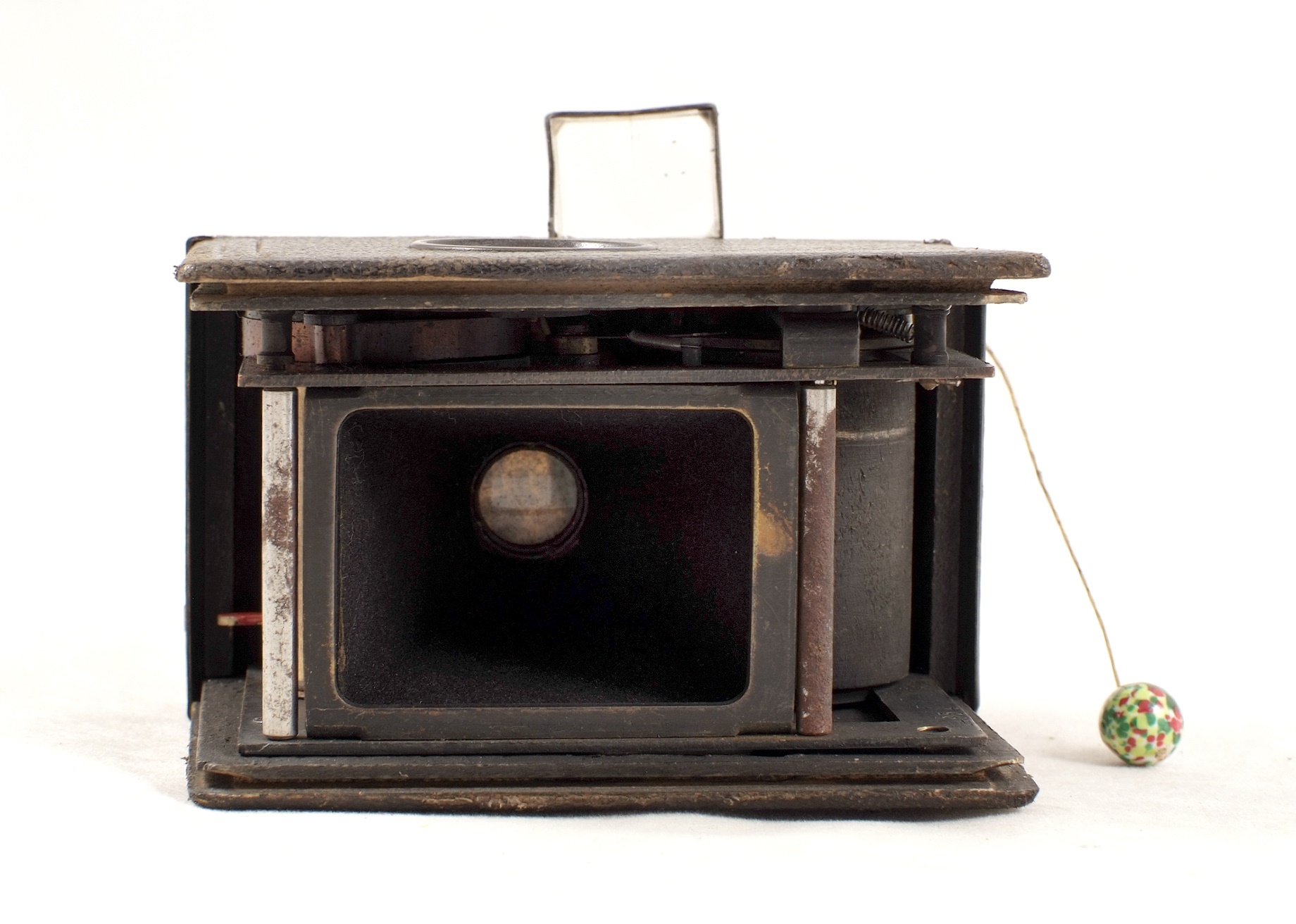 Lot 30 - The Pascal - The World's First Camera with