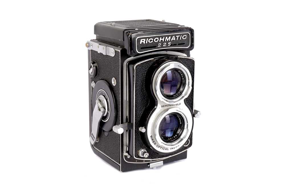 Lot 523 - A Pair of Twin Lens Reflex Cameras