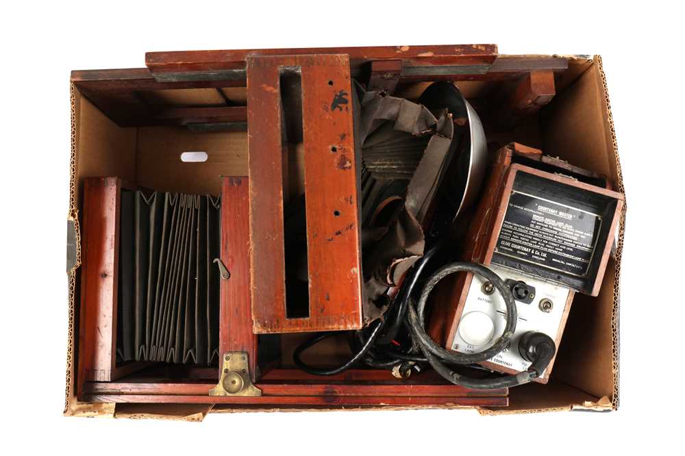 Lot 541 - An Express Daylight Enlarger & Various