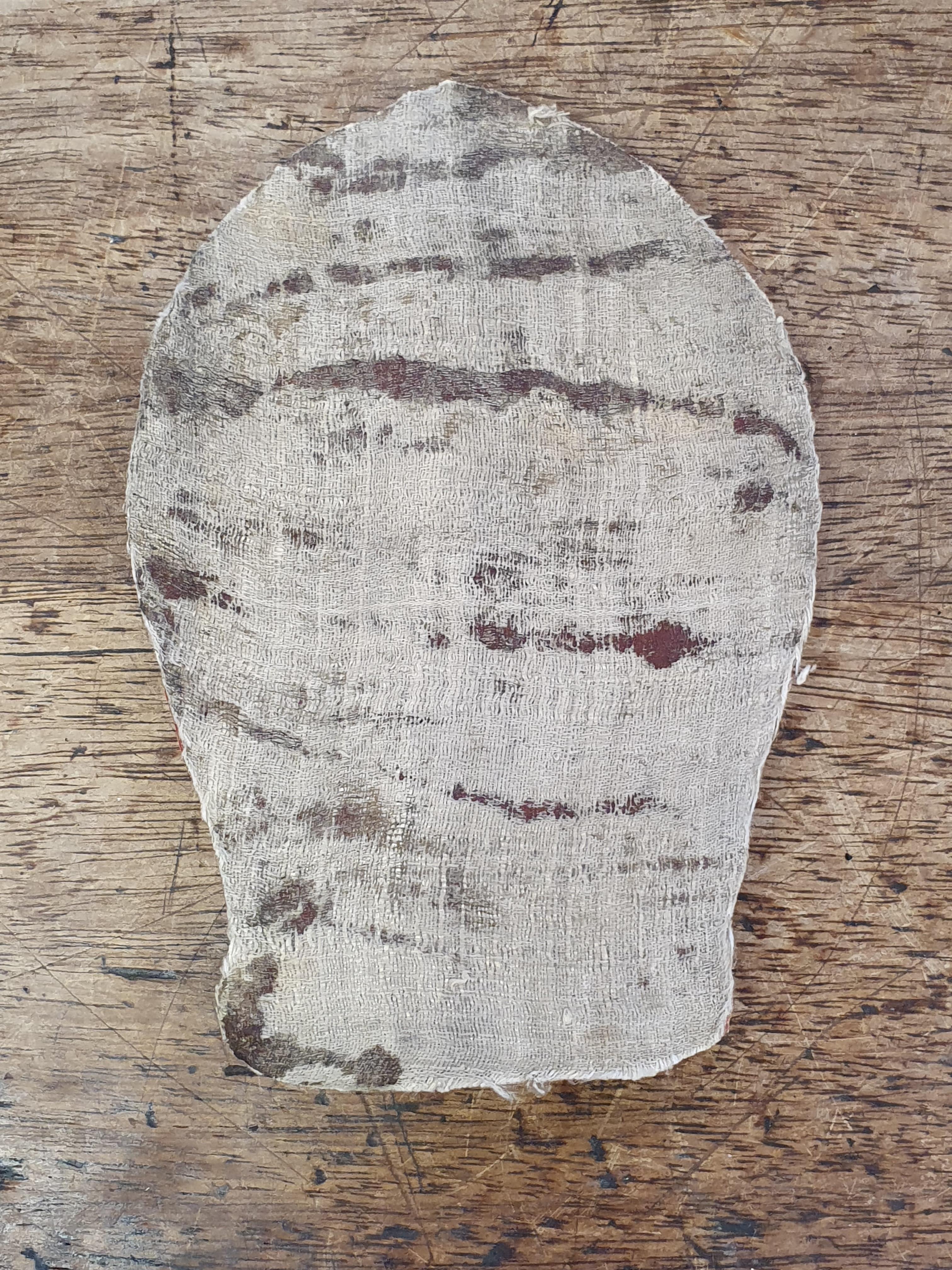 Lot 747 - A TIBETAN CLAY TSATSA OF KURUKULLA.