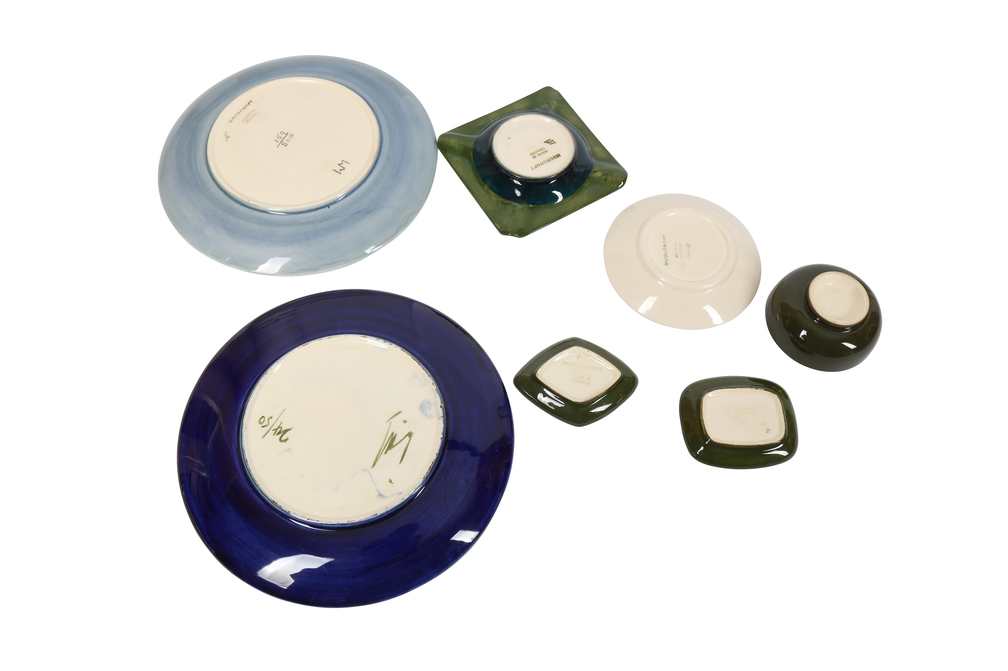 Lot 335 - MOORCROFT, A LIMITED EDITION PLATE DECORATED