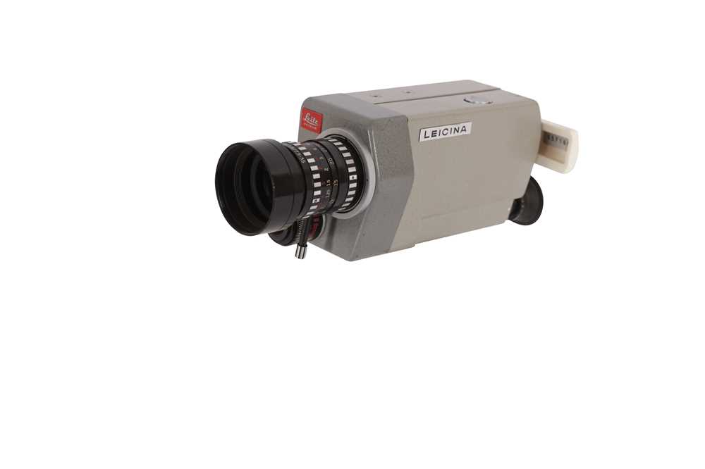 Lot 72 - A Pathé Webo-M Reflex 16mm Cine Camera