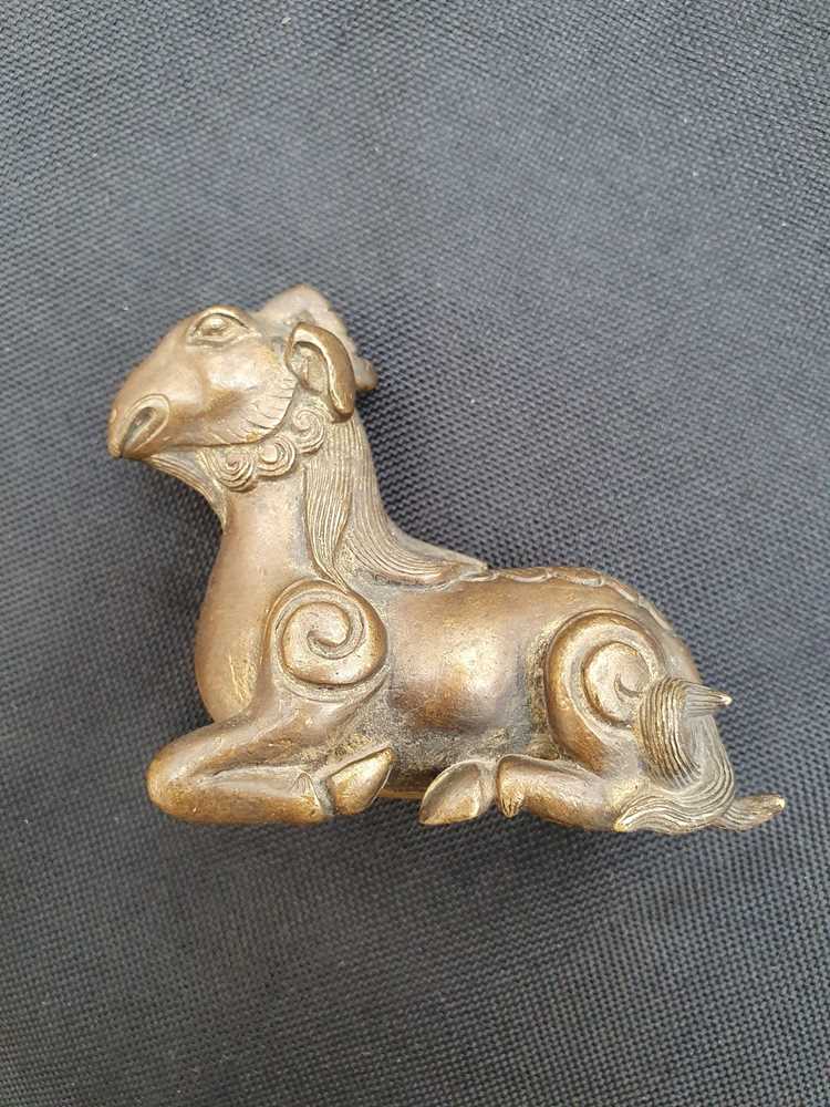 Lot 166 - A CHINESE BRONZE 'MYTHICAL BEAST'