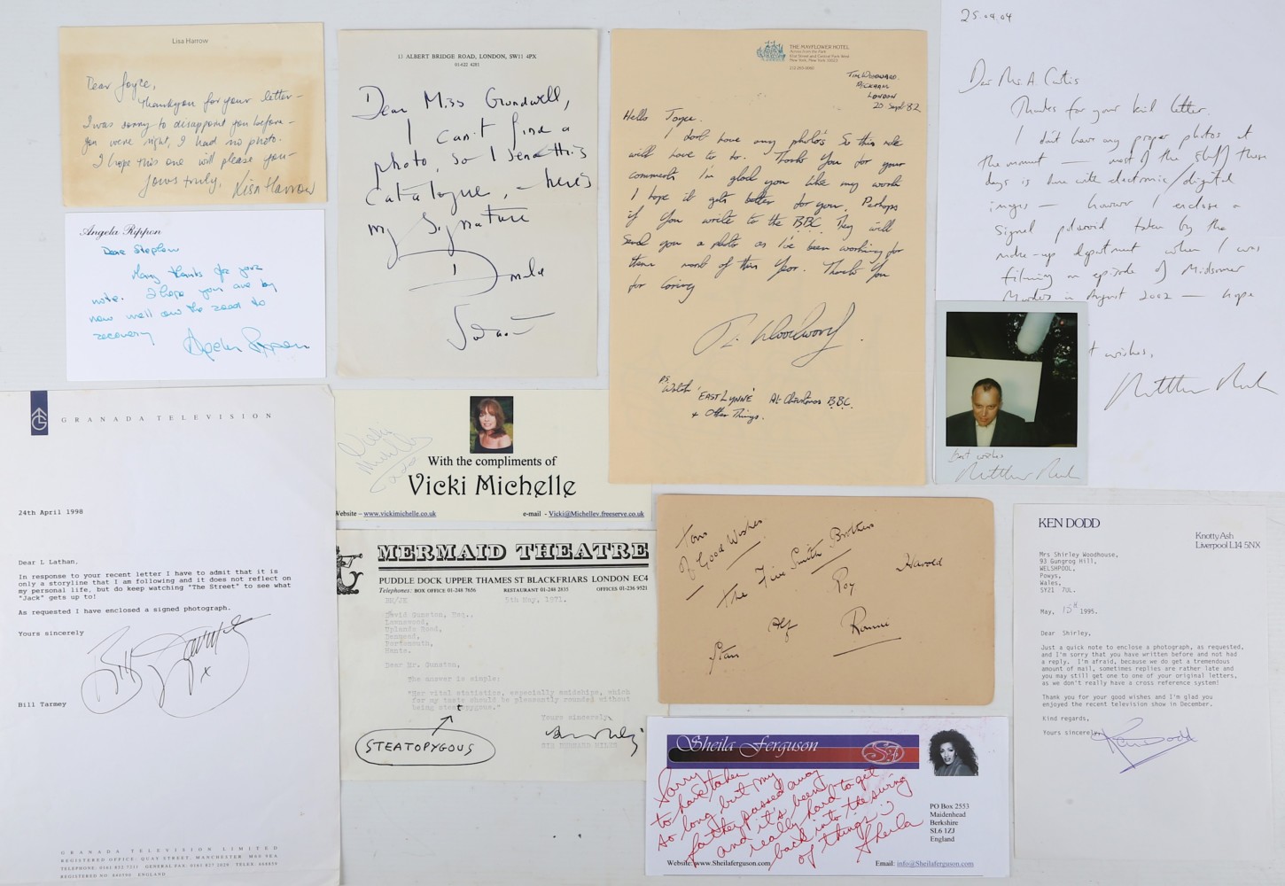 Lot 1030 - Autograph Collection.- British Actors