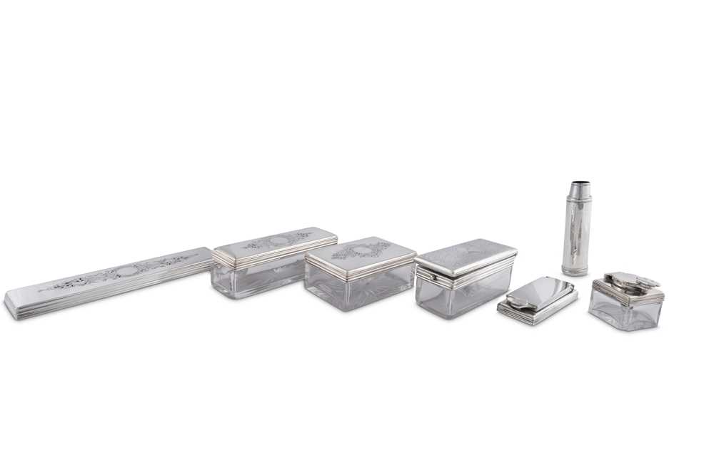 Lot 607 - A MIXED GROUP INCLUDING A VICTORIAN STERLING