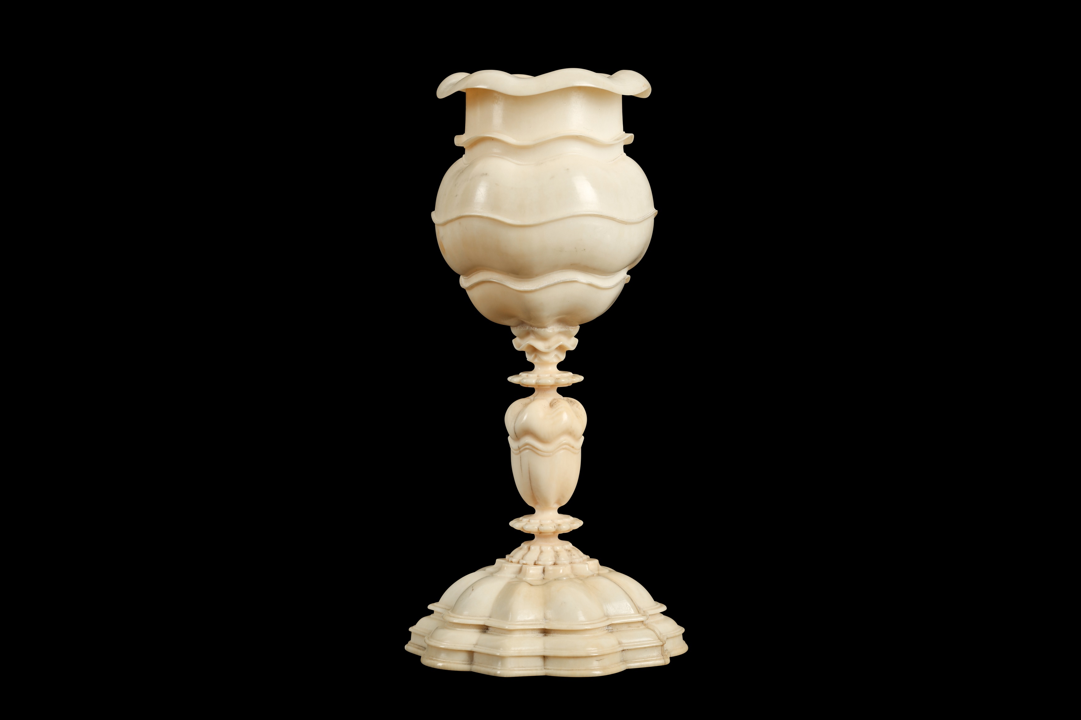 Lot 12 - A 17TH CENTURY GERMAN TURNED IVORY CUP