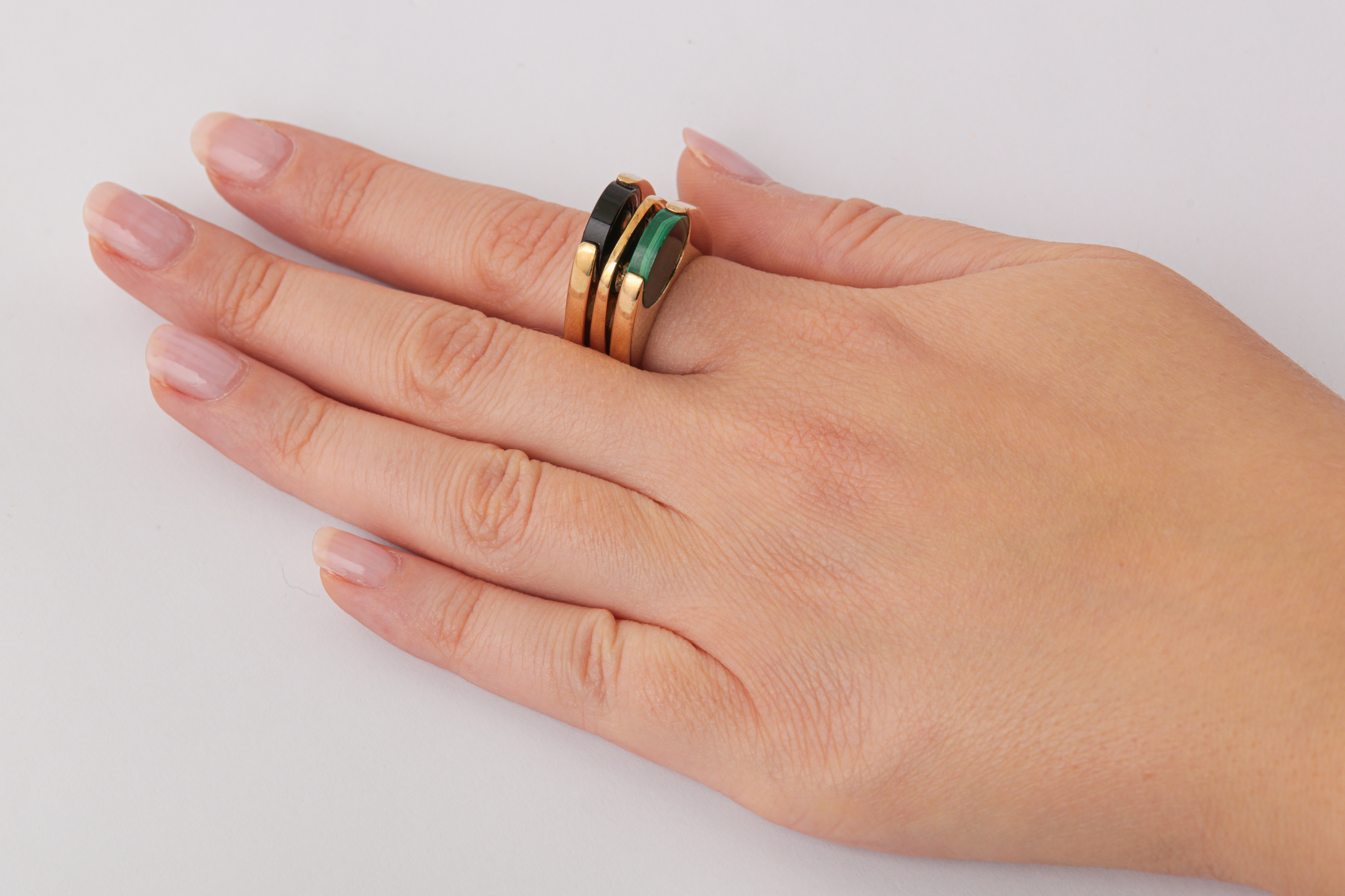 Lot 119 - Three dress rings