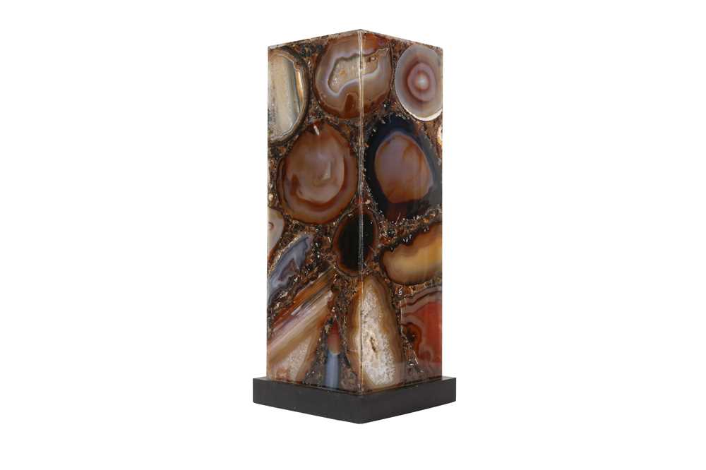 Lot 328 - AN ARTISAN LAMP BASE FORMED FROM AGATE