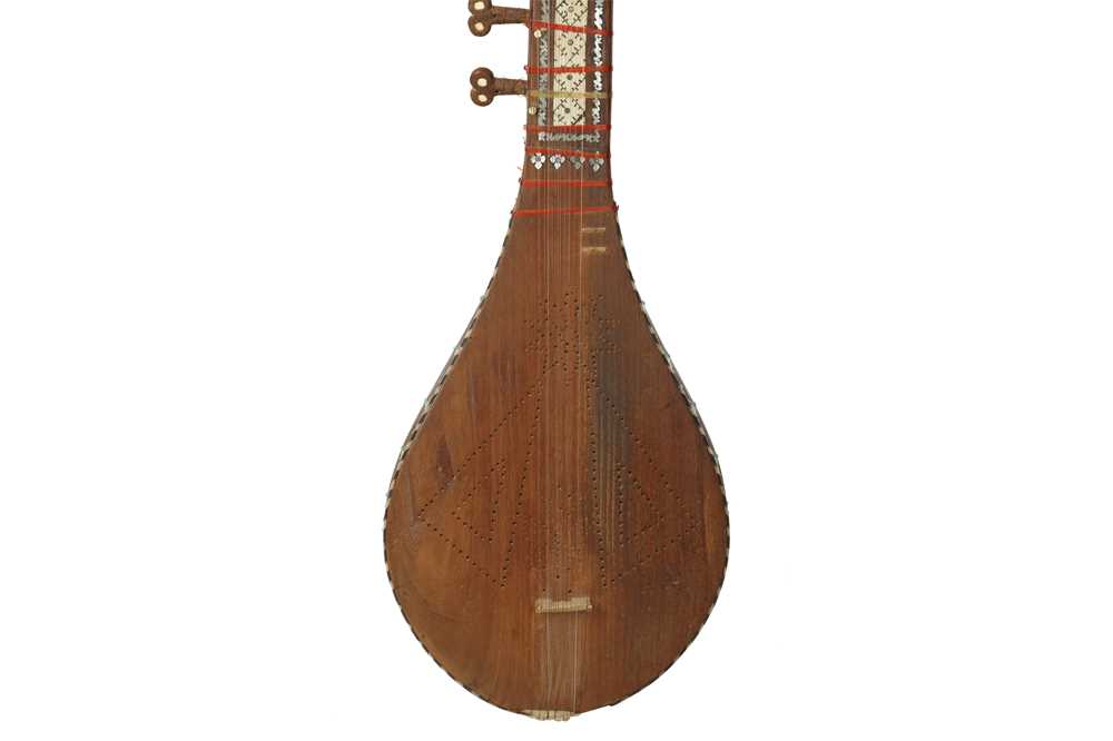 Lot 747 - AN ENSEMBLE OF SOUTH ASIAN INSTRUMENTS FROM