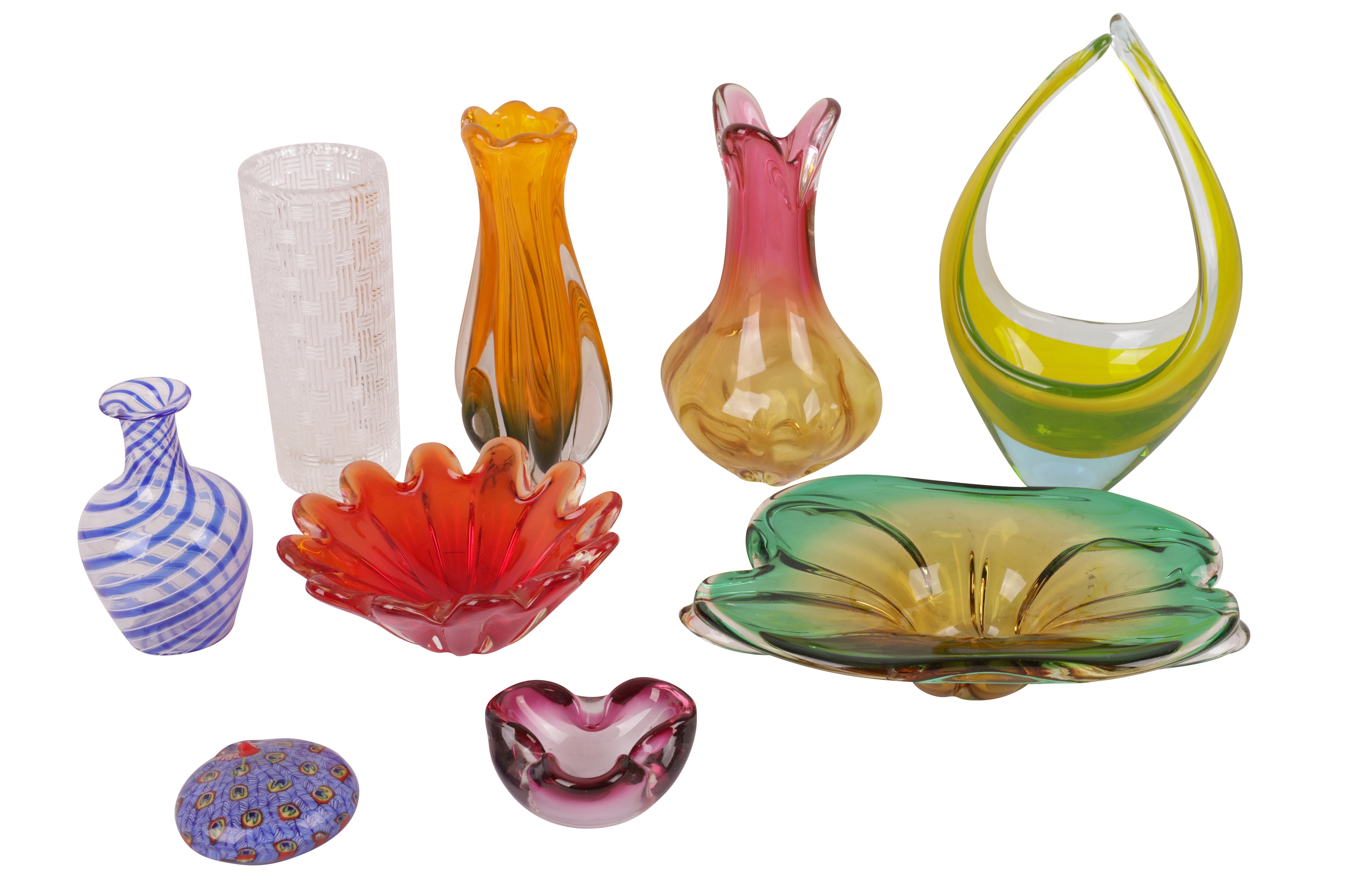 Lot 547 - A COLLECTION OF TEN ITEMS OF ART GLASS,