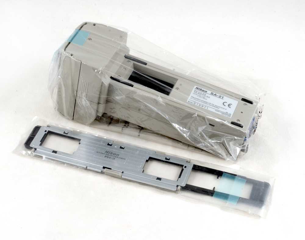 Lot 35 - Nikon Coolscan V ED 35mm Film Scanner. As New