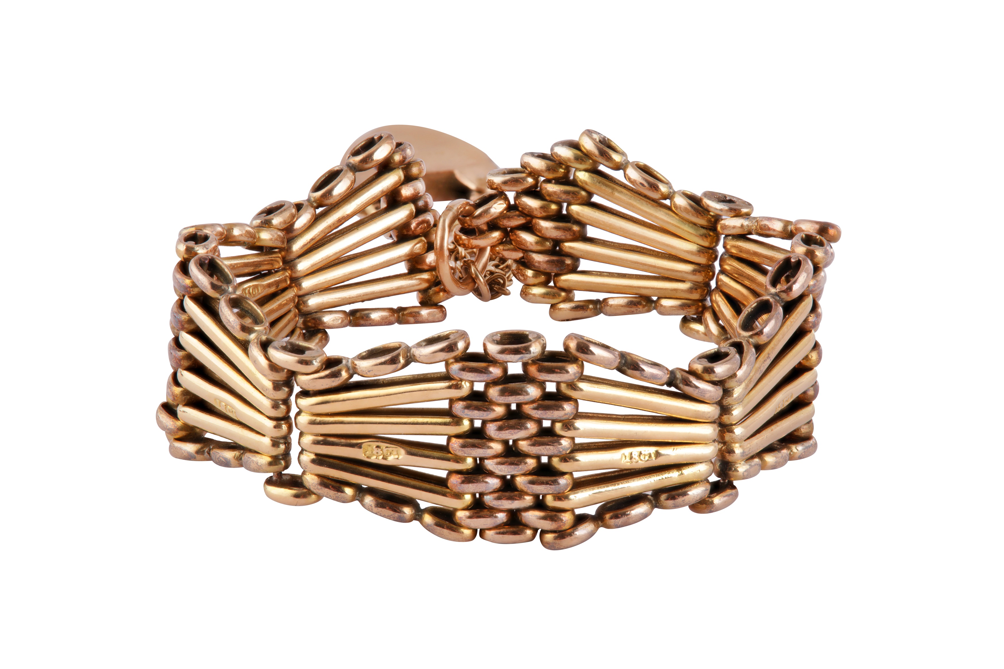 Lot 18 - A gold gate bracelet