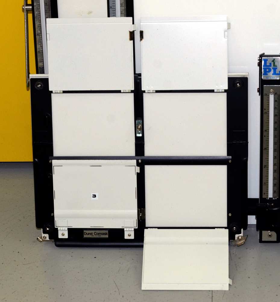 Lot 154 - 5 Good LPL Masking Frames, inc 20x16