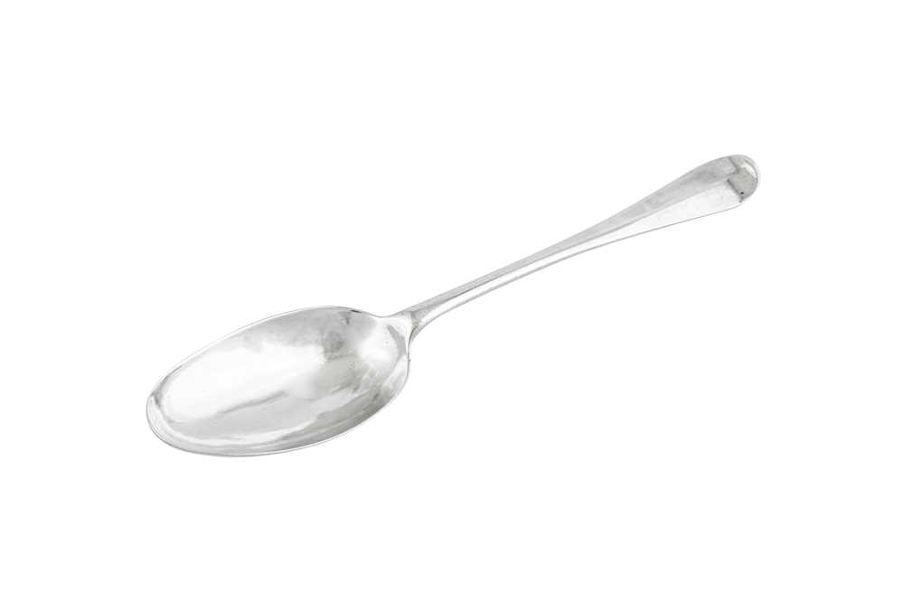 Lot 528 - A George I Britannia standard silver