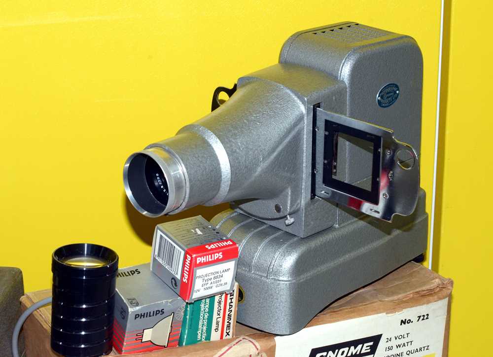 Lot 59 - A Pair of Gnome Alphex 6x6 & 35mm Slide