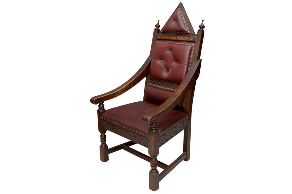 Lot 91 - A QUEEN ELIZABETH II JUBILEE 1977 THRONE