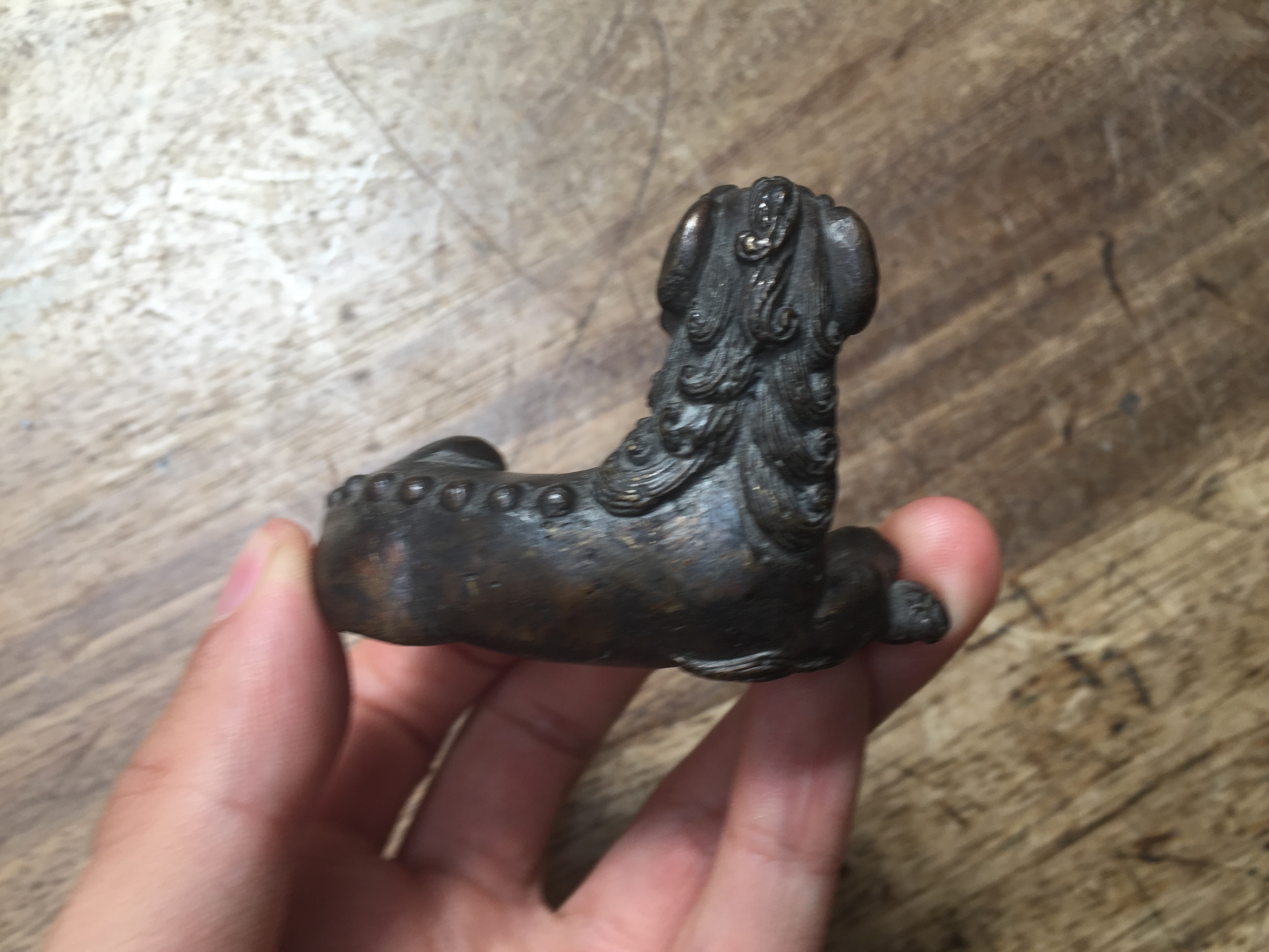 Lot 24 - THREE CHINESE BRONZE 'ANIMAL' PAPERWEIGHTS.