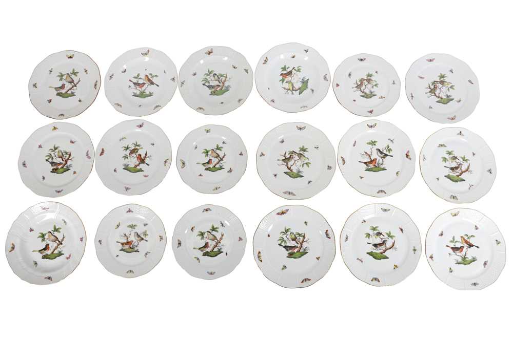 Lot 130 - A GROUP OF TWENTIETH CENTURY HEREND CHINA