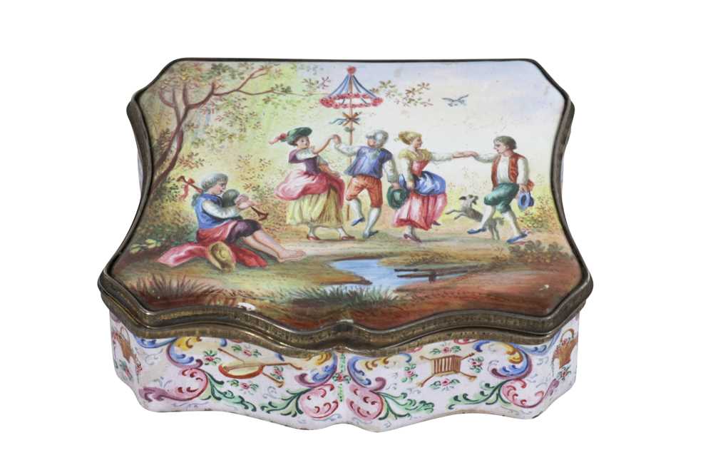 Lot 133 - A 19TH CENTURY EUROPEAN ENAMEL SNUFF BOX