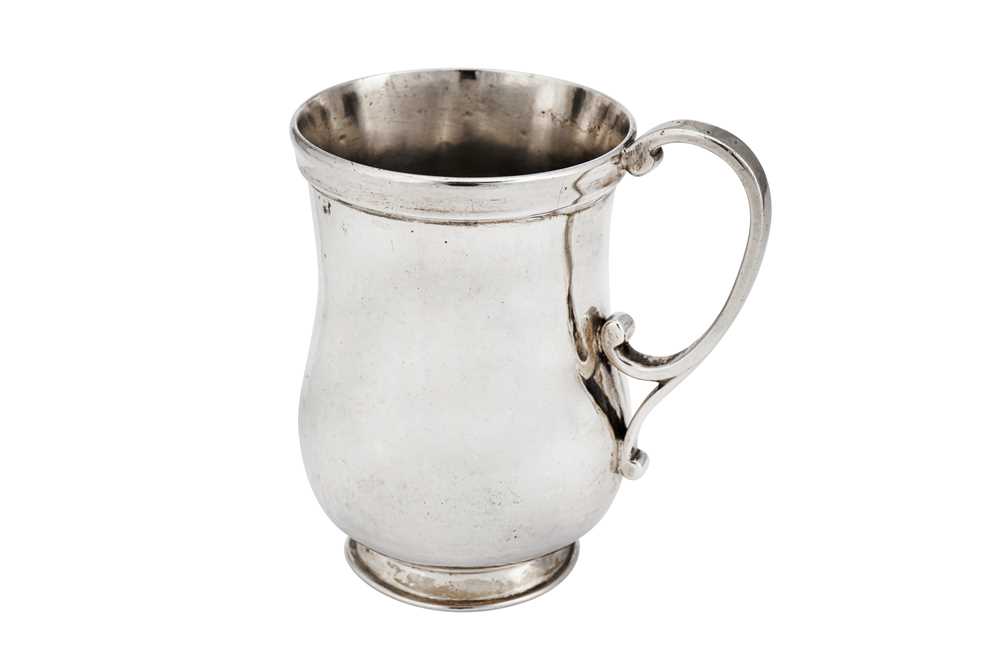 Lot 533 - A George V “Arts and Crafts” sterling silver