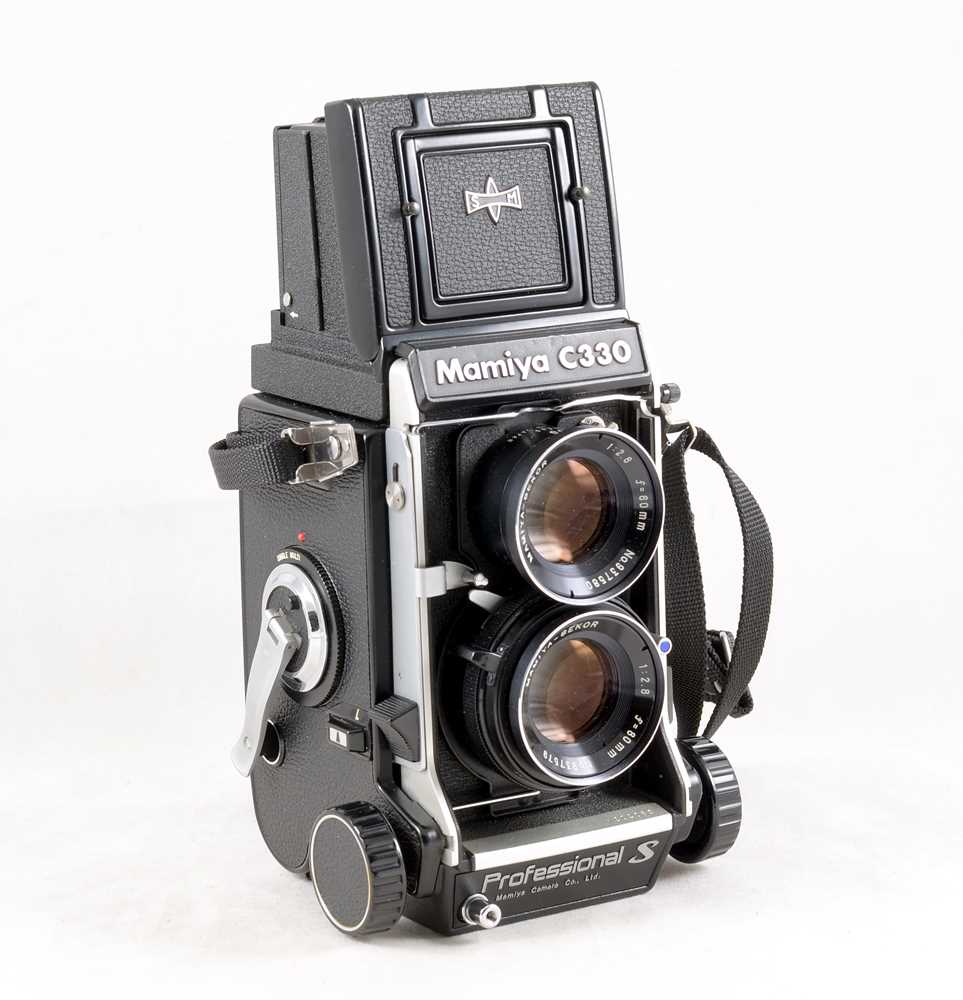 Lot 6 - An Extensive Mamiya C330 Professional S Outfit.