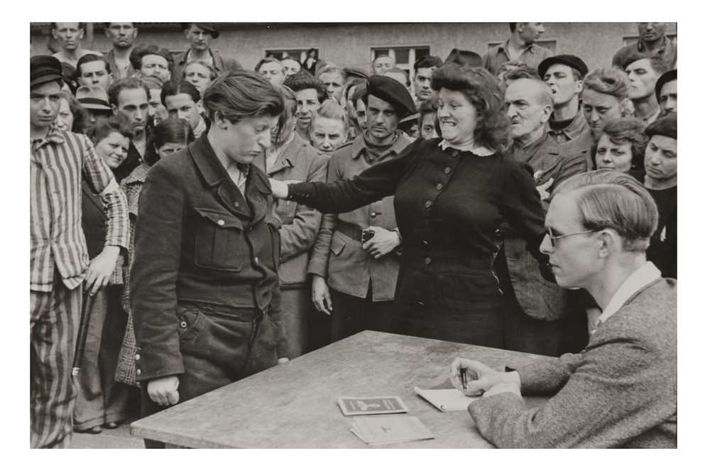 Lot 615 - Henri Cartier-Bresson (1908-2004)