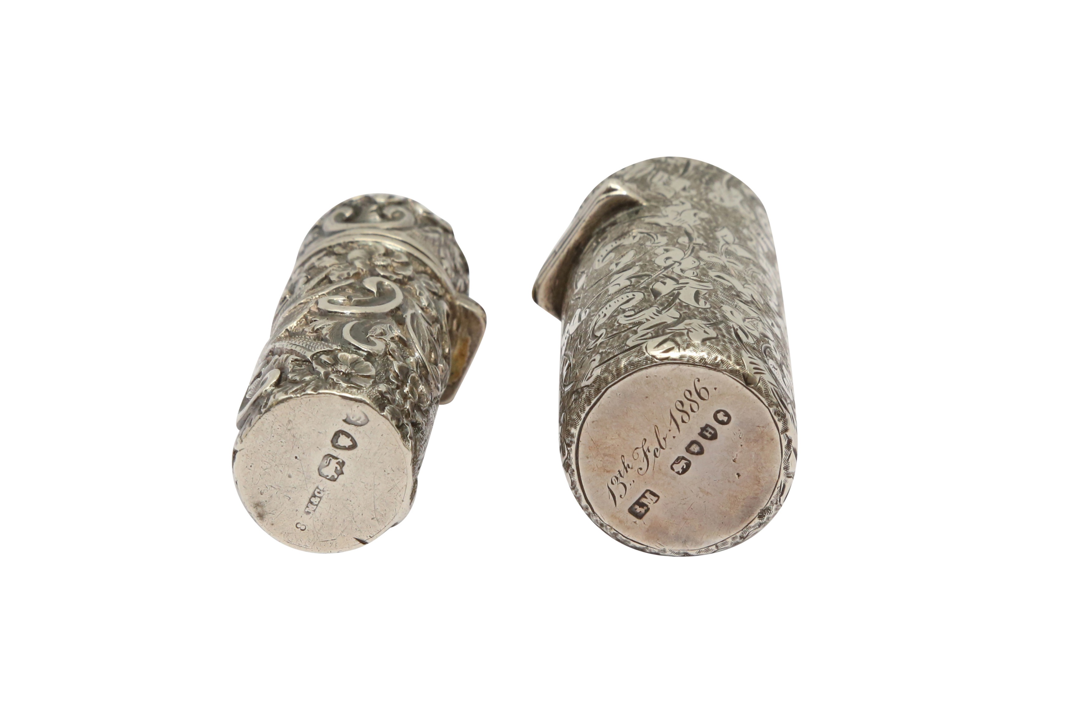 Lot 102 - A VICTORIAN STERLING SILVER SCENT BOTTLE,