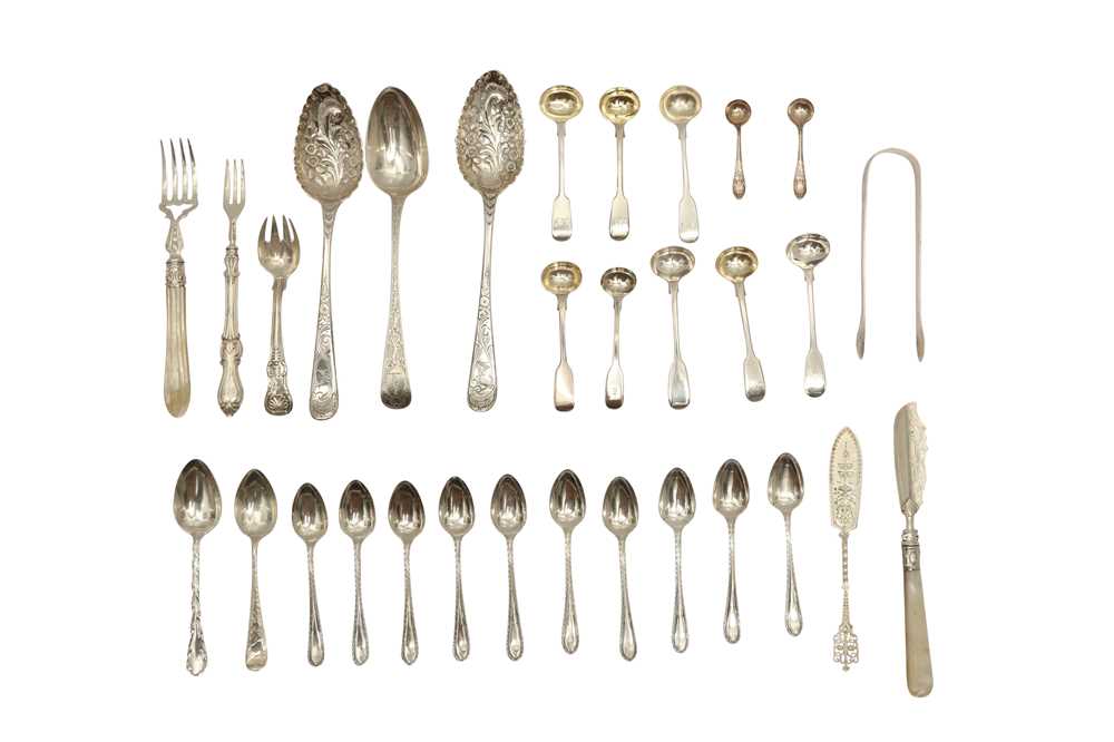 Lot 221 - A MIXED GROUP OF STERLING SILVER FLATWARE