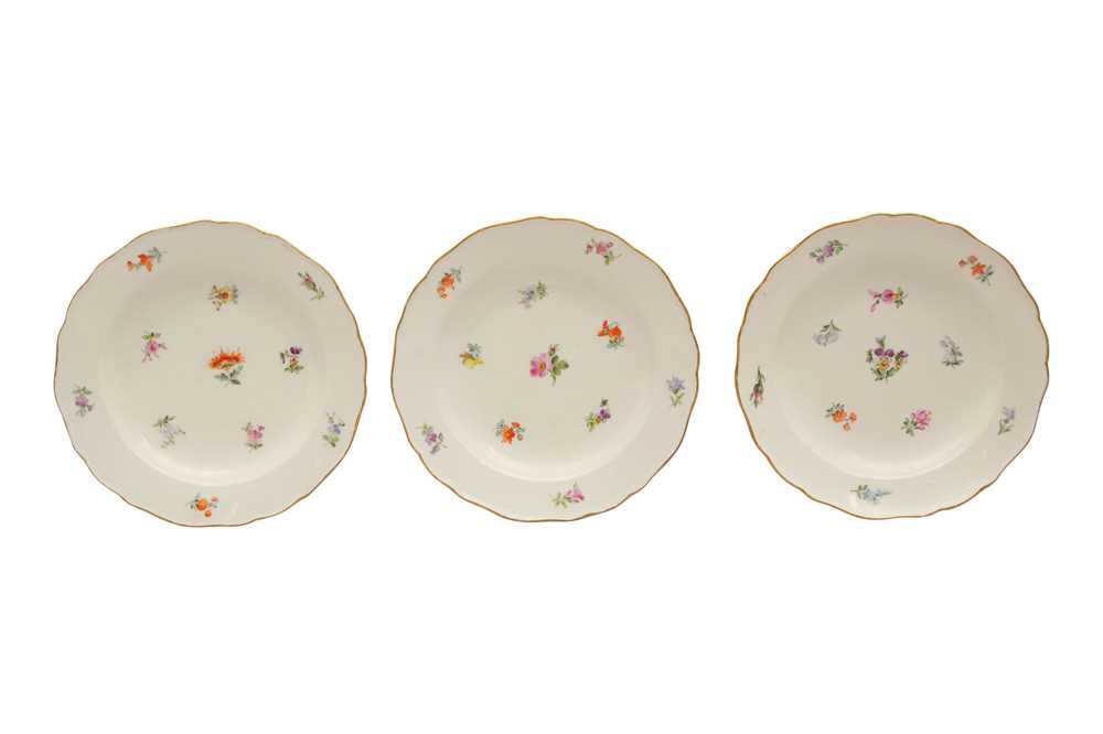 Lot 245 - A SET OF THREE MEISSEN PORCELAIN PLATES,