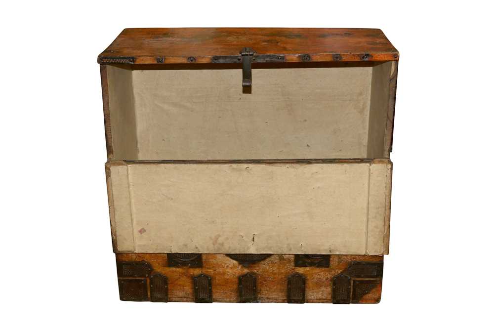 Lot 744 - A KOREAN JOSEON DYNASTY (1392-1897), BANDAJI