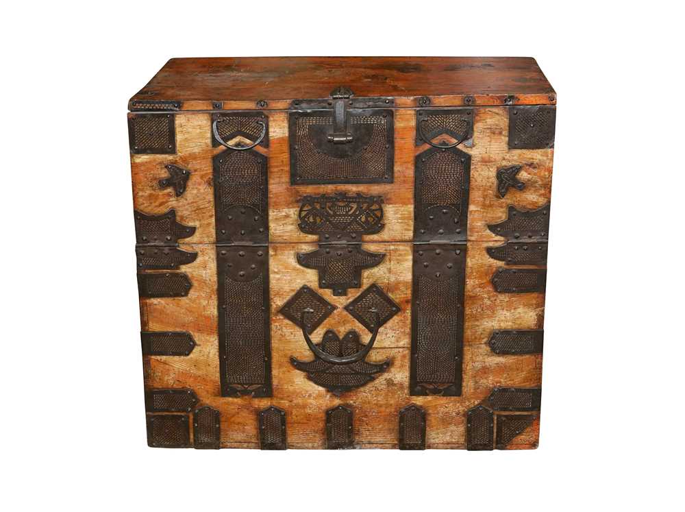 Lot 744 - A KOREAN JOSEON DYNASTY (1392-1897), BANDAJI