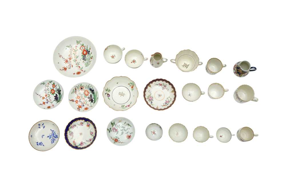 Lot 692 - A COLLECTION OF WORCESTER TEA WARES, 18TH