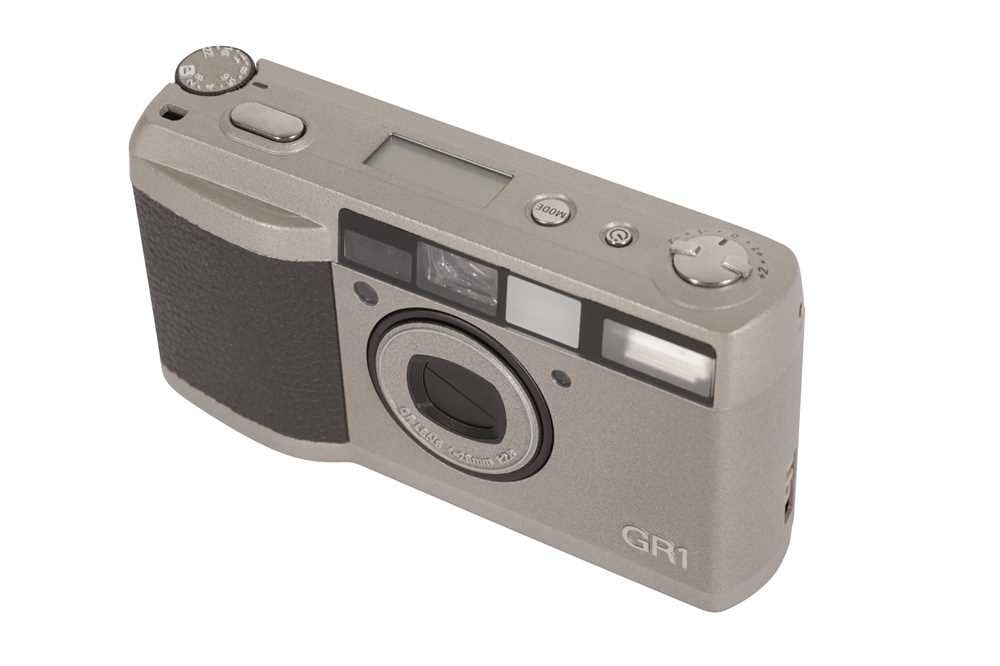 Lot 60 - A Ricoh GR1 35mm Compact Camera