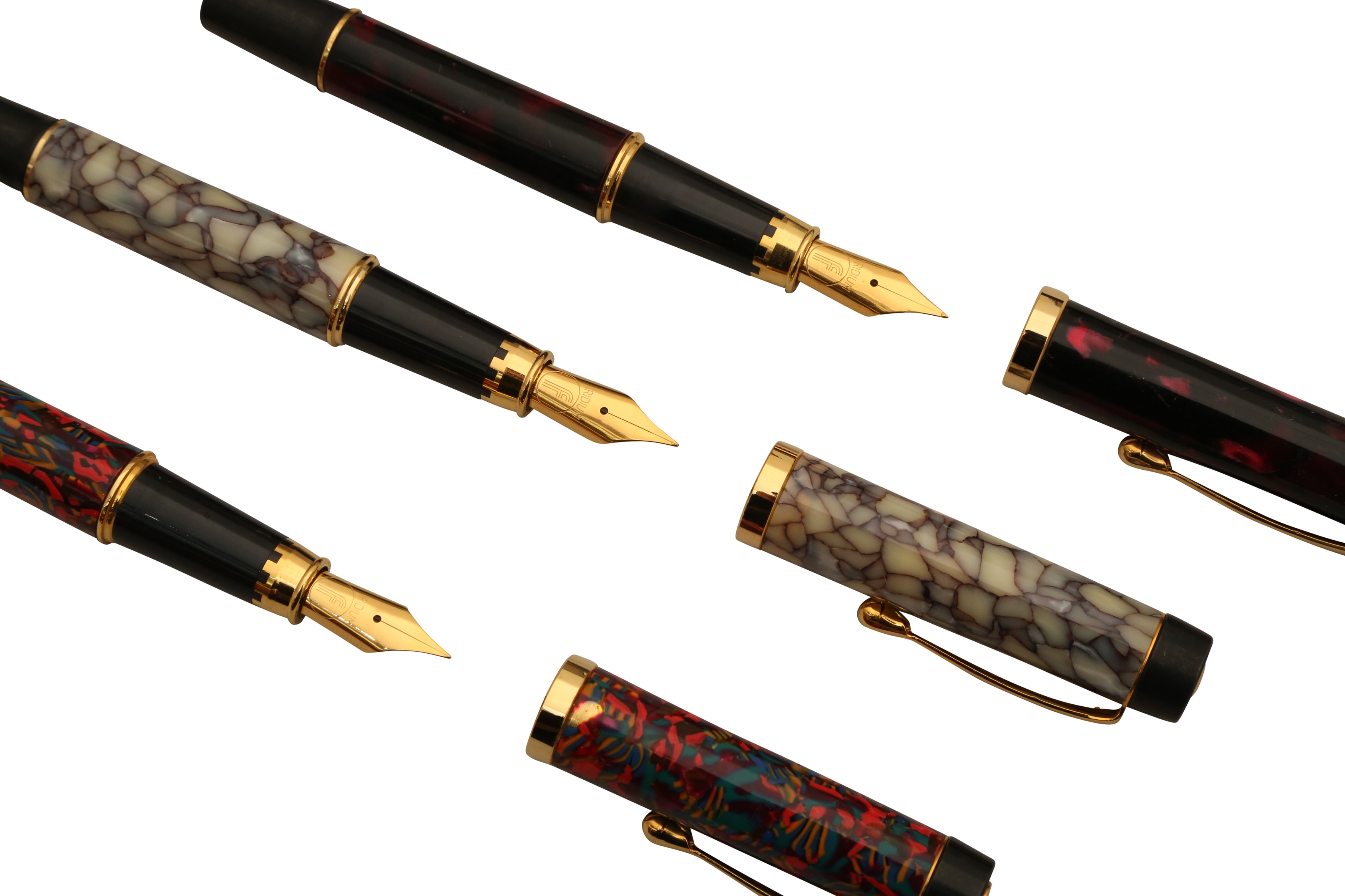 Lot 104 - A GROUP OF EIGHT FILCAO PENS