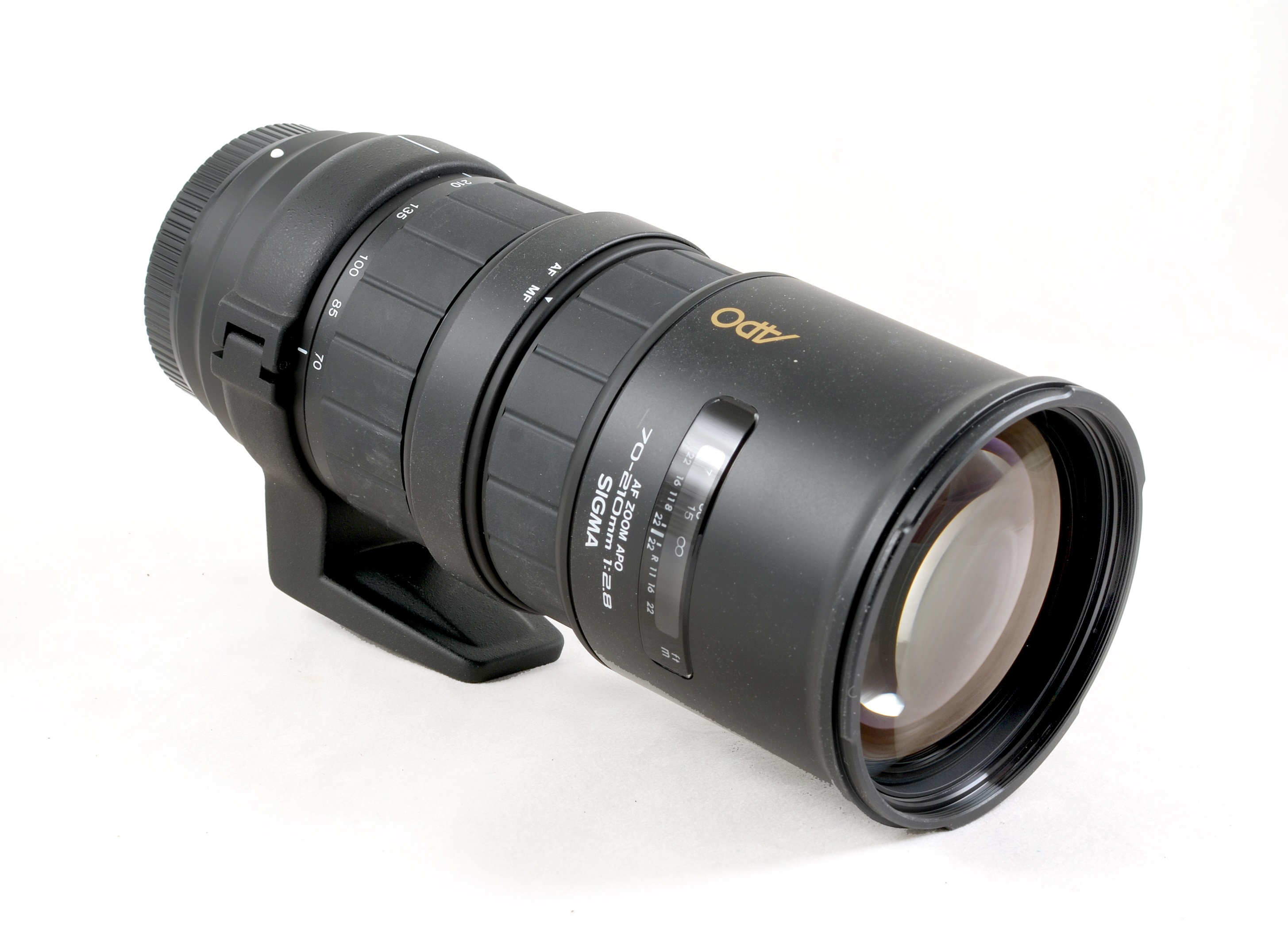 Lot 383 - Sigma AF 70-210mm f2.8 APO Zoom Lens For