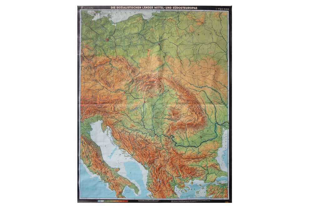 Lot 76 - Haack (Dr Hermann) Die Sozialistischen Länder